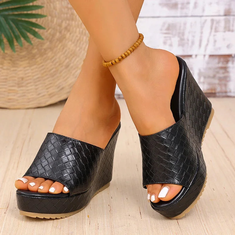 OSLO STROLL LEATHER SLIPPER – Mark & Reeves